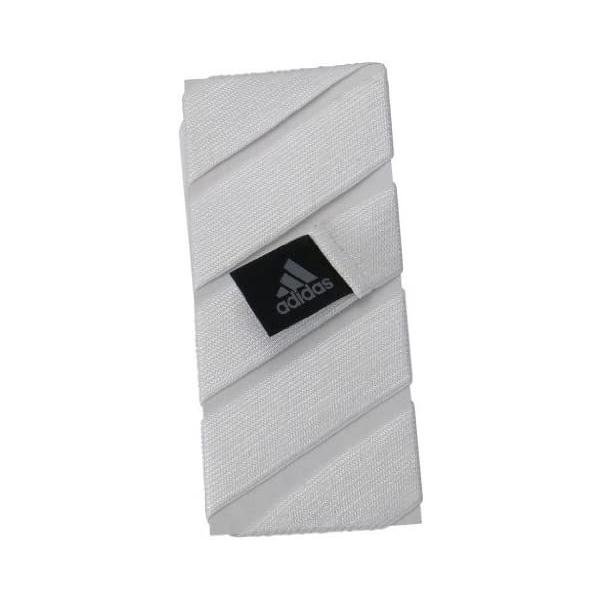 ホールド性抜群のワイドタイプなので、しっかり固定。プレー中の髪の動きを防ぎ、集中力を高めます。写真1は、斜めにぐるぐると台紙に巻かれている状態です。素材 ナイロン85%、ポリウレタン15%あまり無い太めのヘアバンド