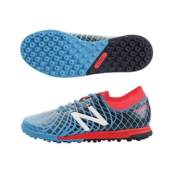 【ハードグラウンド用】 トップ下で活躍するプレーヤーに向けたTEKELA HGをリーズナブルなエントリープライスで提案するジュニア用テイクダウンモデル。 足指の動きを妨げないゆとりあるジュニア用ラスト、ピッチ上で圧倒的な存在感を放つTEKE...