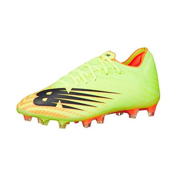 スピードを武器にゴールを狙うストライカーに向けた「FURON」ミッドモデルが、より軽量になってv6 +に進化。足首から甲を包み込むHYPOKNIT部を拡大し、履き心地を高めながら軽量化を実現しました。ダイレクトなボール感覚を提供するノーソー...