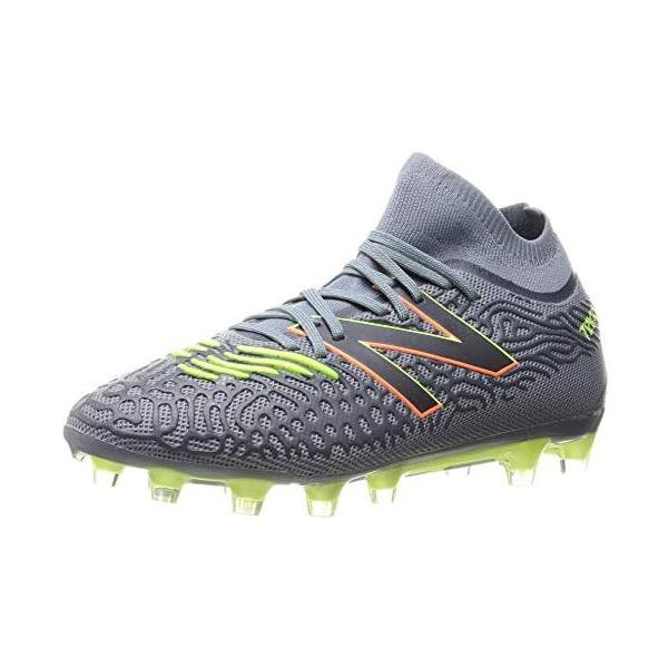 相手を惑わすプレーによってゲームをコントロールするプレーヤーに最適な「TEKELA」ミドルモデル。フィット性とコントロール性を更に高めるメッシュ素材をベースにしたキネティックステッチ、足首回りも抜群のフィットを提供するニットスリーブ構造、機...