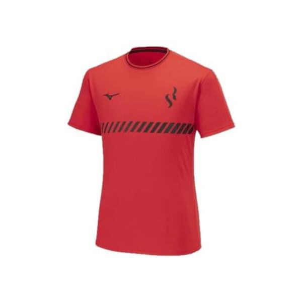 セルヒオ・ラモス選手の不屈の精神を表現した、シグネチャーアパレル第2弾。■トレーニング中の快適性、着心地の良さを目指し、滑らかで肌触りの良い生地を採用。■首回りには細めのリブを採用。異素材を組み合わせることで、単調にならず抑揚のある設計に。...