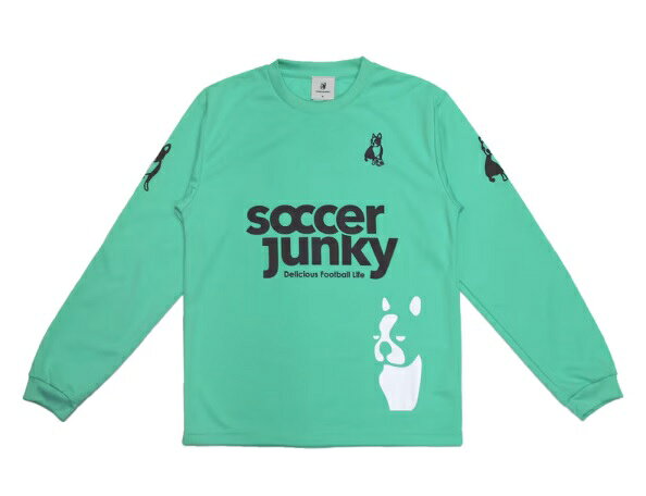 Soccer junky の パンディアーニ ロングスリーブドライティー。 サッカージャンキーのジュニアサイズのロングプラクティスシャツです。 定番デザインの長袖プラシャツです。 マスコットのバンディアーニ君のプリントが、胸とフロント裾と両...