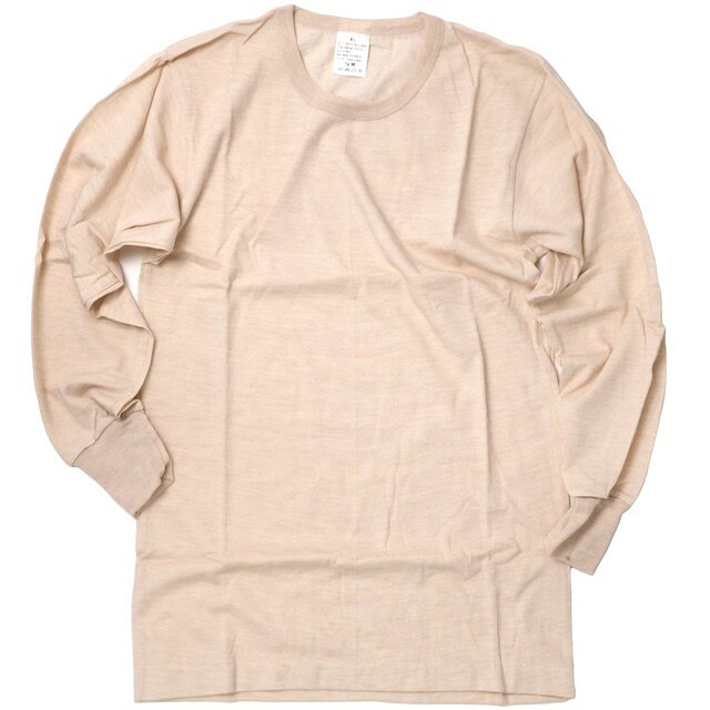 ワールドサープラス イタリア軍 アンダーシャツ [STURM イタリア製] インナーとして活躍できるタイトめなシルエットになっています。 素材はコットン・ウールの素材ですが少量の化繊も配合されているためチクチク感はなく柔らかな生地感です。 ...