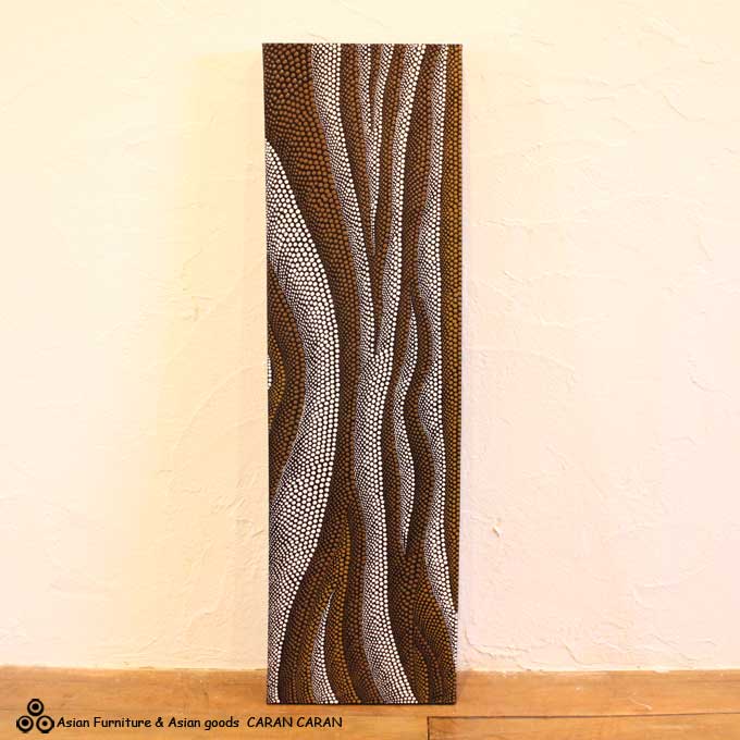 商品の詳細 モダンな空間づくりには雰囲気のある絵画がオススメです。 バリ島産のドット絵画で、お部屋にアートのエッセンスを吹き込んでみてはいかがでしょうか。 すべて一点ものになりますので、気になりましたら、お早目に。 サイズ　：　約 W30c...