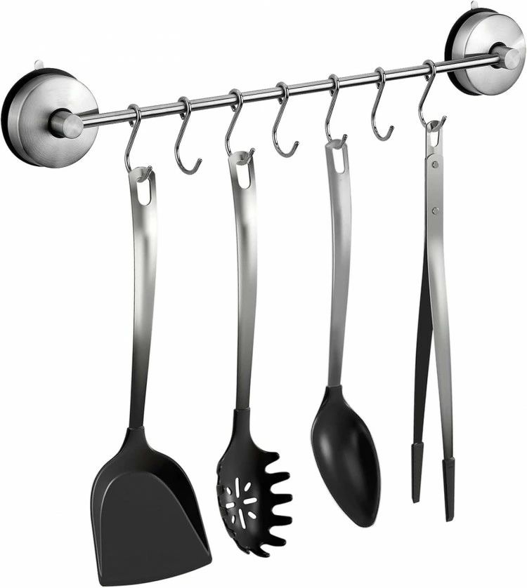 商品詳細 商品仕様 色:シルバー 材質:ステンレス鋼 仕上げタイプ:光沢仕上げ 取り付けタイプ:吸盤 特徴 【長持ち】ステンレスの素材は防水防錆で、耐久性に優れた調理器具収納フックです。 【強力固定】強力なサクションカップは、つるつる表面に...