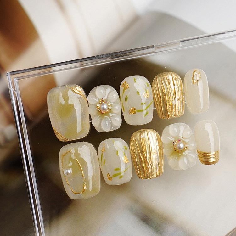 アクセサリー感覚で使えるネイルチップ、繰り返し使用可能【上品&amp;オシャレ】本物のジェルで仕上げた究極のクオリティ。爪の先までつながるふっくり感と光が爽やかにとどまる光沢感、トップコート仕上げよりも長持ちします。全体をジェルコートで強度...