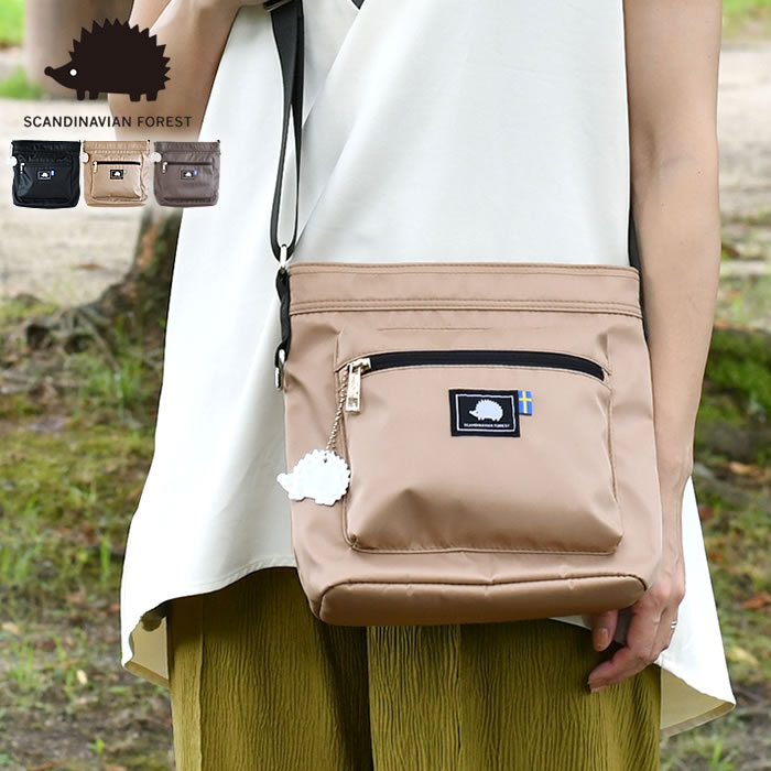 商品名 スカンジナビアンフォレスト スクエアショルダーバッグ 商品詳細 サイズ 約 W26×D11.5×H25cm 重量 約270g 素材 ナイロン 仕様 ■中外合わせて5個のポケット ■リフレクターチャーム付き ■撥水加工※完全防水ではご...