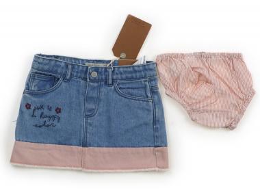 　ブランド 　ZARA(ザラ) 　カテゴリー 　スカート 　サイズ 　95サイズ 　色 　ライトブルー・ピンク 　状態 　N 　記名 　なし 　ジャンル 　Girl 新品タグ付き。デニム素材。実際のサイズ表記は、98cm。ブルマセット。前ボ...