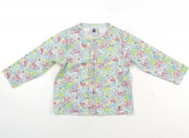 　ブランド 　PETIT BATEAU(プチバトー) 　カテゴリー 　カーディガン 　サイズ 　70サイズ 　色 　白、花柄 　状態 　★★★ 　記名 　なし 　ジャンル 　Girl 実際のサイズ表記は12m/74cmです。カットソー生地で...