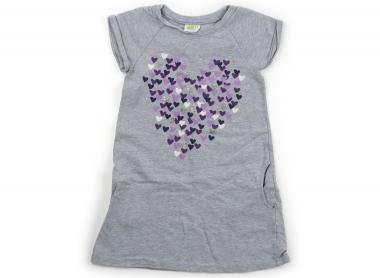 　ブランド 　Crazy 8(クレイジー8) 　カテゴリー 　ワンピース 　サイズ 　120サイズ 　色 　グレー・ハート 　状態 　★★★ 　記名 　なし 　ジャンル 　Girl M(7-8)サイズ表記。スェット地で、首回りにヨレが見られ...