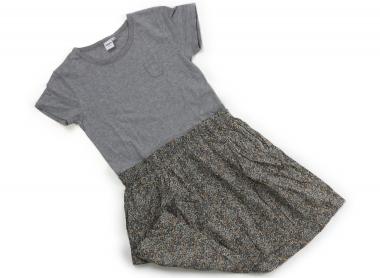 　ブランド 　SHIPS(シップス) 　カテゴリー 　ワンピース 　サイズ 　140サイズ 　色 　グレー、花柄 　状態 　★★★ 　記名 　なし 　ジャンル 　Girl コットンTシャツにスカートはシャツ生地。Tシャツに薄い毛羽立ちありま...