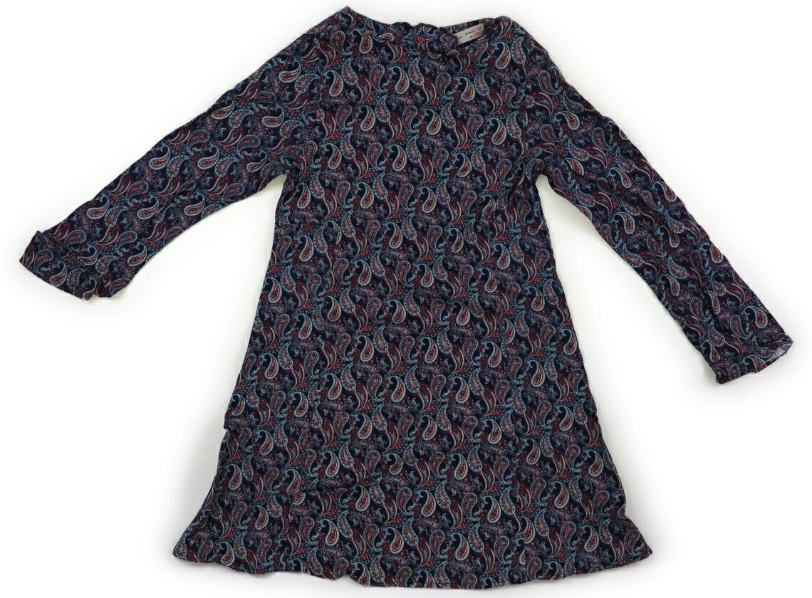 　ブランド 　ZARA(ザラ) 　カテゴリー 　ワンピース 　サイズ 　150サイズ 　色 　ネイビー・総柄 　状態 　★★★★ 　記名 　なし 　ジャンル 　Girl レーヨン素材の薄手生地。後ろボタン開き。実際のサイズ表記は、152cm...