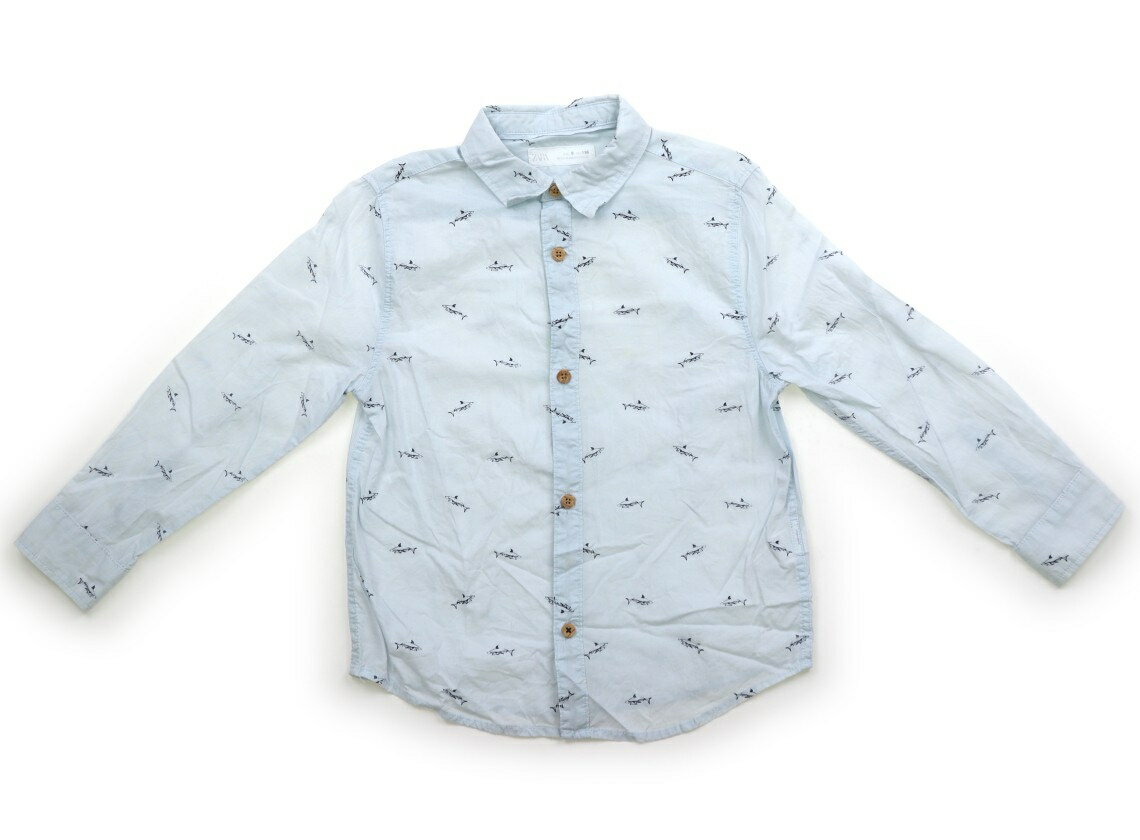 　ブランド 　ZARA(ザラ) 　カテゴリー 　シャツ・ブラウス 　サイズ 　110サイズ 　色 　ライトブルー×サメ柄 　状態 　★★ 　記名 　なし 　ジャンル 　Boy 実際のサイズ表記は116cm。下腹部中央に黄色いシミがあります。...