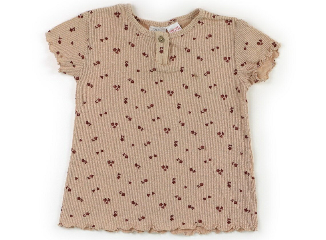 　ブランド 　ZARA(ザラ) 　カテゴリー 　Tシャツ・カットソー 　サイズ 　110サイズ 　色 　ピーチ×花柄 　状態 　★★（返品不可） 　記名 　なし 　ジャンル 　Girl リブ地。品質タグが切られています。胸元に茶色い汚れがあ...