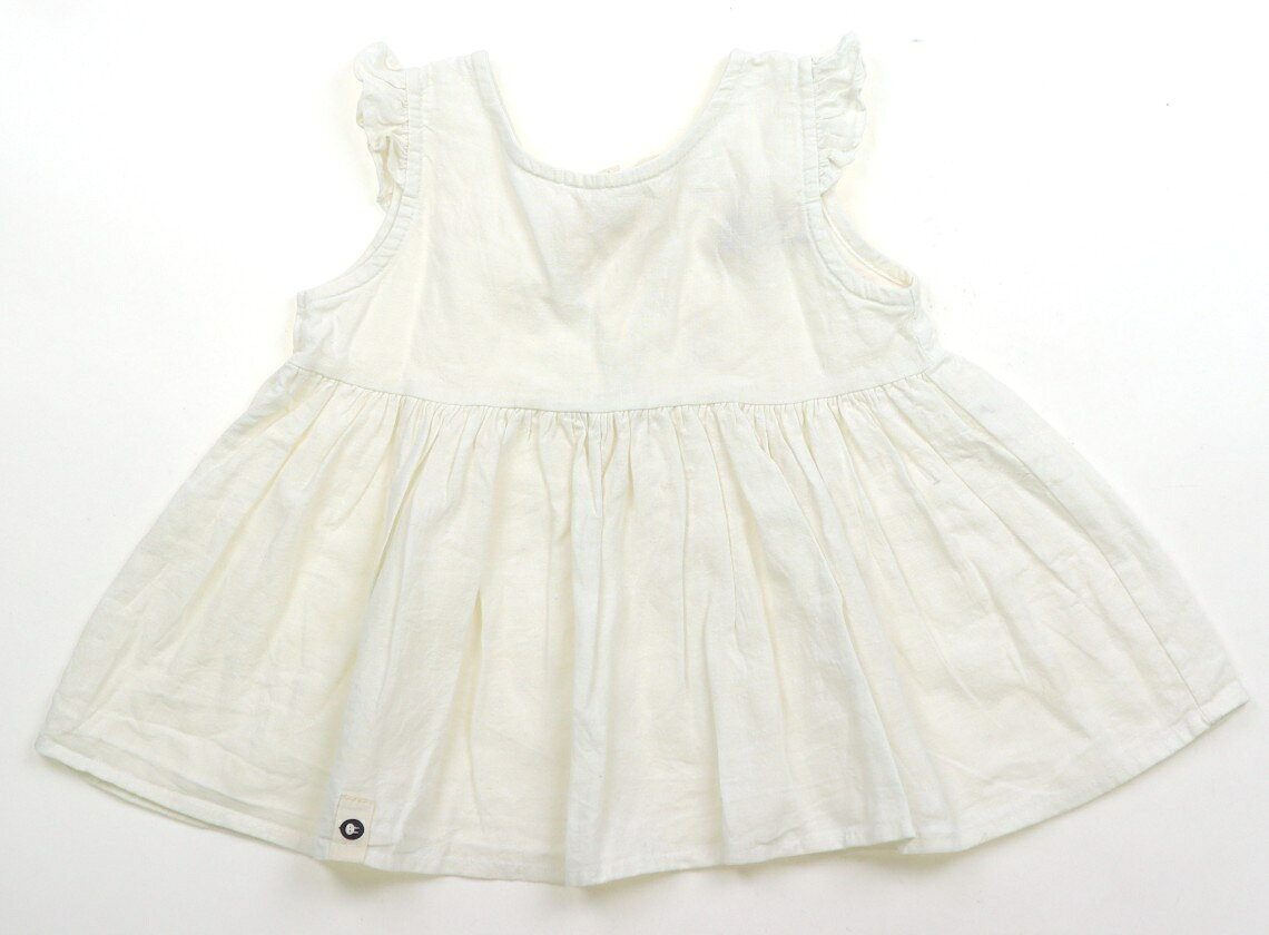 　ブランド 　Arim Closet(アリムクローゼット) 　カテゴリー 　ワンピース 　サイズ 　90サイズ 　色 　白 　状態 　★★★ 　記名 　なし 　ジャンル 　Girl 実際のサイズ表記はMです。後ろの裾に黄ばみあり。綿でストレ...