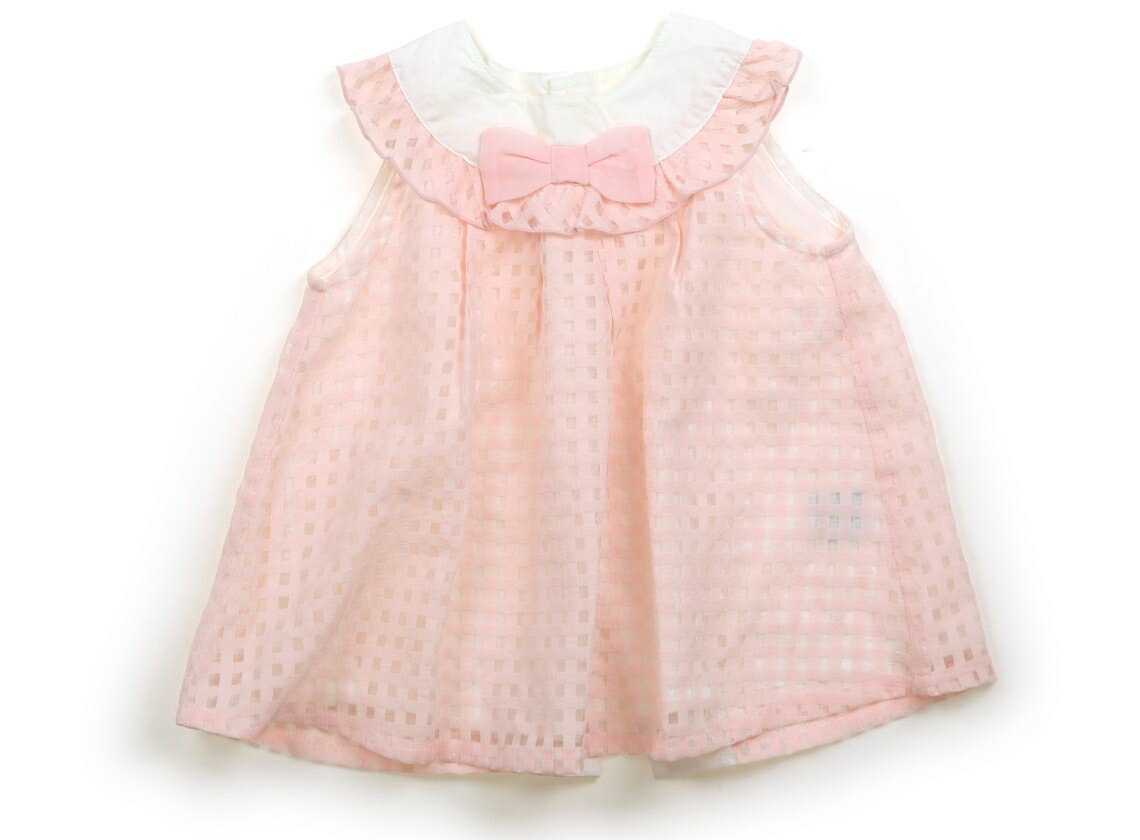 　ブランド 　BeBe(べべ) 　カテゴリー 　ワンピース 　サイズ 　70サイズ 　色 　薄ピンク、チェック柄 　状態 　★★（返品不可） 　記名 　なし 　ジャンル 　Girl 前裾に黄色いシミあり。後ろボタン開き。ストレッチはありませ...