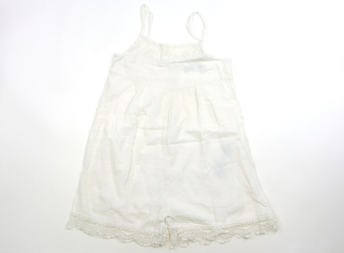 　ブランド 　ZARA(ザラ) 　カテゴリー 　コンビネゾン 　サイズ 　120サイズ 　色 　オフホワイト 　状態 　★★★ 　記名 　なし 　ジャンル 　Girl 楊柳調。裏地付き。後ろファスナー開き。実際のサイズ表記は、128cm。ウ...