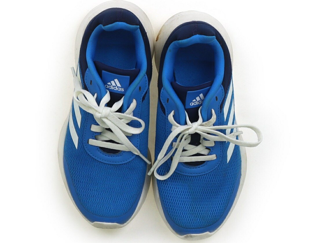 　ブランド 　Adidas(アディダス) 　カテゴリー 　スニーカー 　サイズ 　靴20cm〜 　色 　ブルー 　状態 　★★ 　記名 　なし 　ジャンル 　Boy 実際のサイズ表記は20。黒や茶色い汚れがありますが、まだまだお使いいただけ...