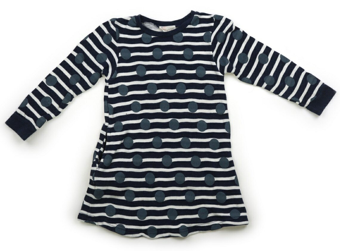 　ブランド 　Daddy Oh Daddy(ダディーオーダディー) 　カテゴリー 　ワンピース 　サイズ 　100サイズ 　色 　ネイビー、白 　状態 　★★★ 　記名 　なし 　ジャンル 　Girl 毛羽立ちがありますがまだまだ普段着とし...