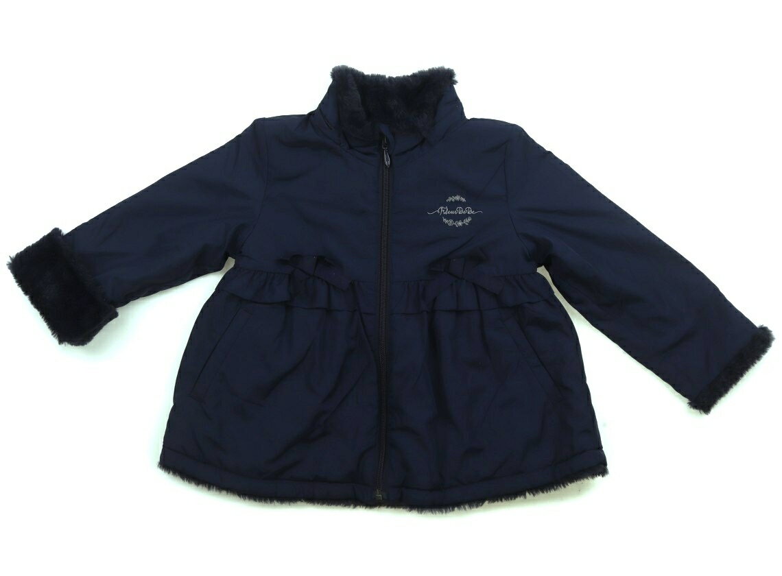 　ブランド 　BeBe(べべ) 　カテゴリー 　コート・ジャンパー 　サイズ 　100サイズ 　色 　ネイビー 　状態 　★★★ 　記名 　なし 　ジャンル 　Girl ポリエステル素材。中綿入り。裏地はボアファー素材。フードが欠損していま...