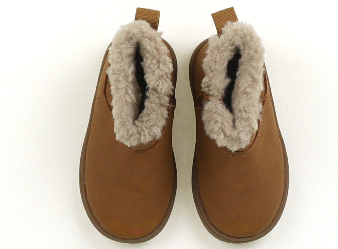 　ブランド 　ZARA(ザラ) 　カテゴリー 　ブーツ 　サイズ 　靴13cm〜 　色 　ライトブラウン・グレージュ 　状態 　★★★★ 　記名 　なし 　ジャンル 　Girl 実際のサイズ表記は21です。サイズ表をご参照下さい。スウェード...