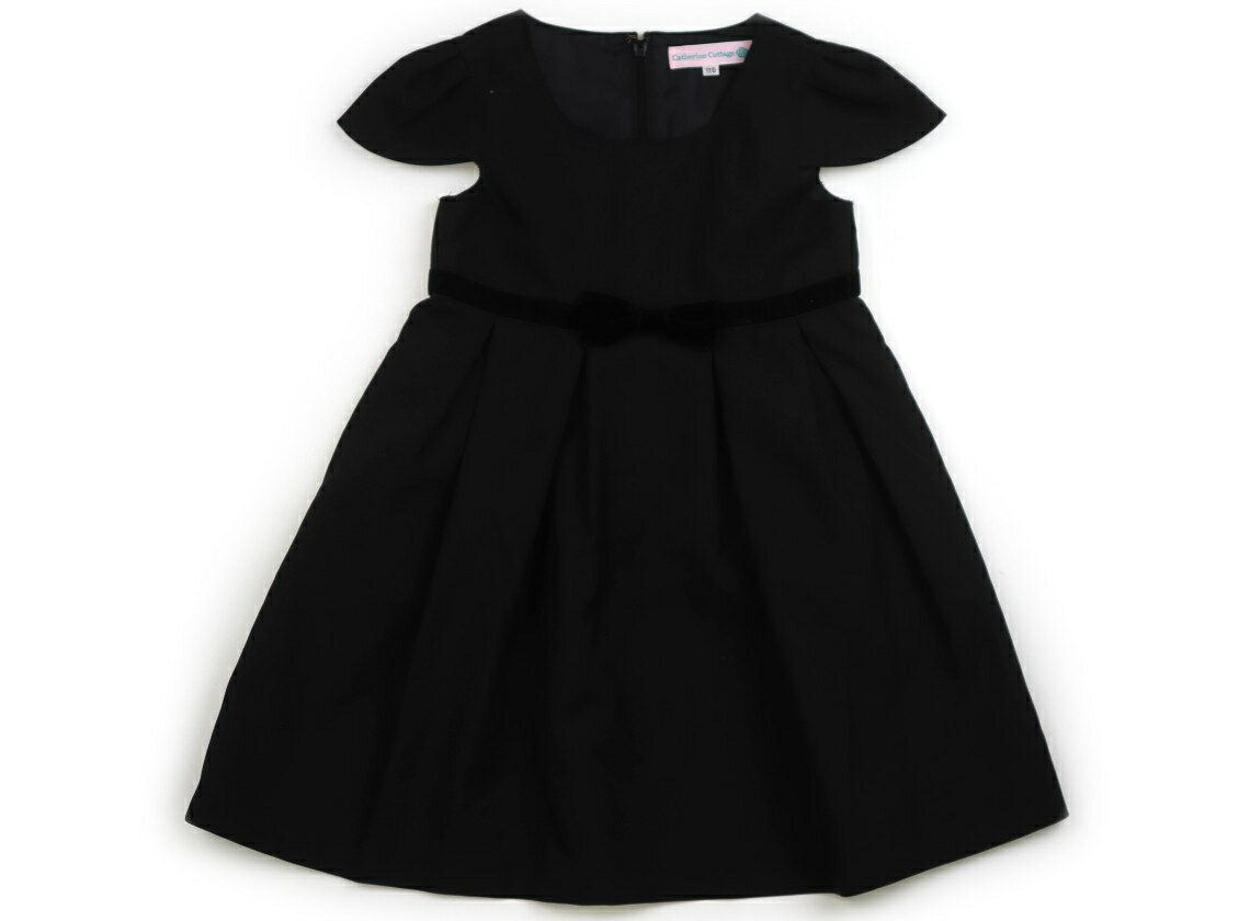 　ブランド 　Catherine Cottage(キャサリン・コテージ) 　カテゴリー 　ドレス 　サイズ 　110サイズ 　色 　黒 　状態 　★★★ 　記名 　なし 　ジャンル 　Girl 後ろファスナー開き。ポリエステル素材。ベロア部...