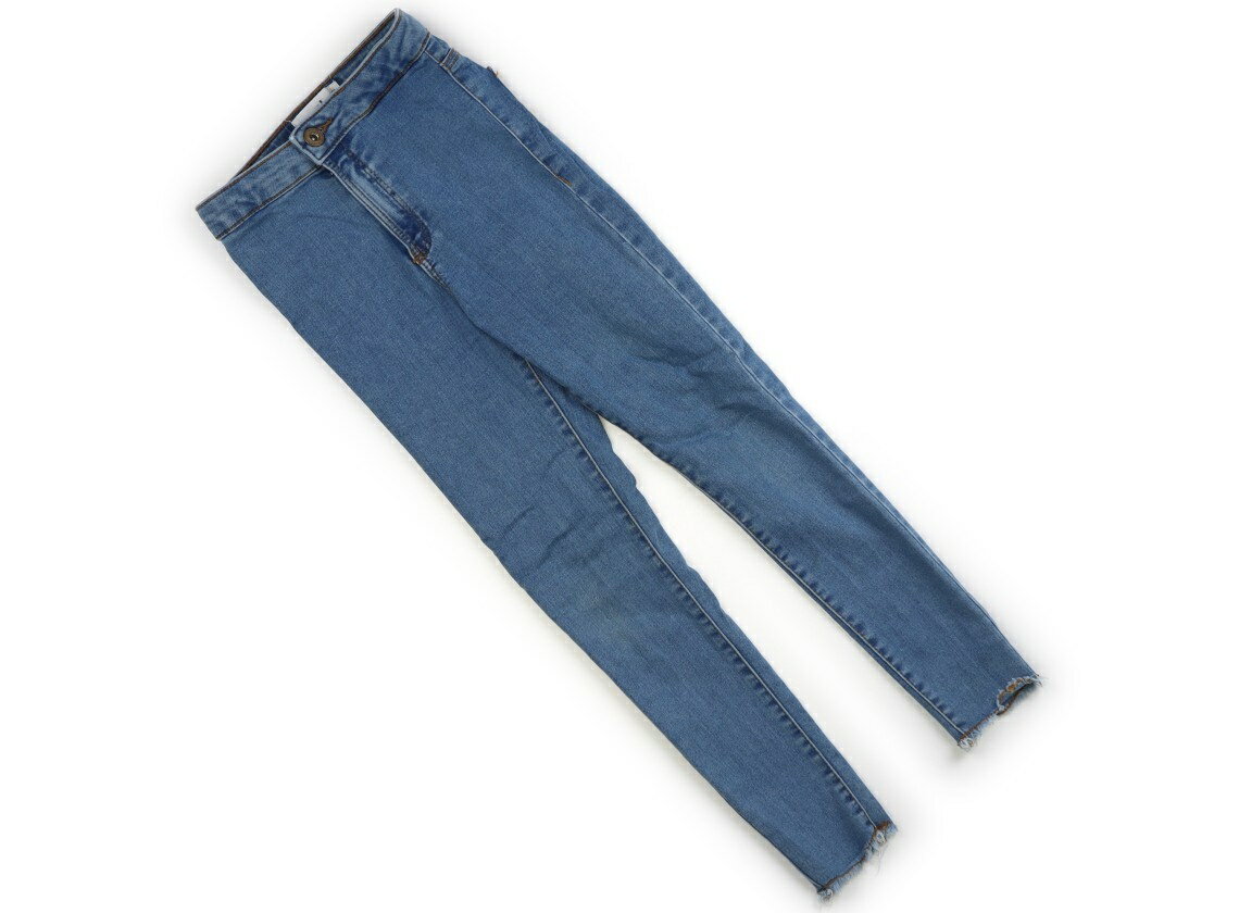 　ブランド 　ZARA(ザラ) 　カテゴリー 　ジーンズ 　サイズ 　120サイズ 　色 　デニムブルー 　状態 　★★ 　記名 　なし 　ジャンル 　Boy 実際のサイズ表記は128cm。ストレッチ。ボタン、ファスナー開閉。ウエストはサイ...