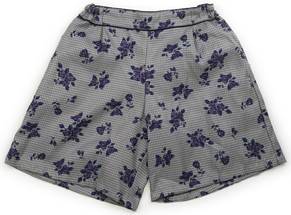 　ブランド 　BeBe(べべ) 　カテゴリー 　キュロット 　サイズ 　150サイズ 　色 　グレー・グレンチェック・バラ 　状態 　★★★★ 　記名 　なし 　ジャンル 　Girl ポリエステル素材・裏地付きです。さらっとした生地感です。...