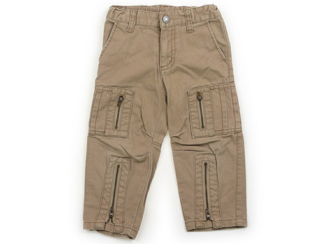 　ブランド 　BeBe(べべ) 　カテゴリー 　パンツ 　サイズ 　90サイズ 　色 　モカベージュ 　状態 　★★★ 　記名 　なし 　ジャンル 　Boy デニム地。カーゴパンツ。サイズ調整ゴムが付いています。ゴムを留めるボタンが一つ取れ...