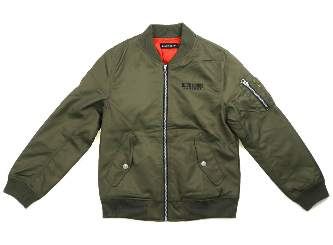 　ブランド 　BLUE CROSS(ブルークロス) 　カテゴリー 　コート・ジャンパー 　サイズ 　140サイズ 　色 　オリーブ 　状態 　★★ 　記名 　なし 　ジャンル 　Boy 表地・裏地・中綿すべてポリエステル素材です。表身頃と袖...