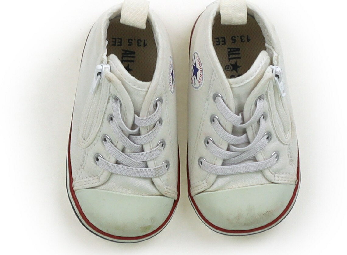 　ブランド 　CONVERSE(コンバース) 　カテゴリー 　スニーカー 　サイズ 　靴13cm〜 　色 　オフホワイト 　状態 　★★ 　記名 　なし 　ジャンル 　Boy ファスナー開き。実際のサイズ表記は13.5cm。全体的に、落とし...