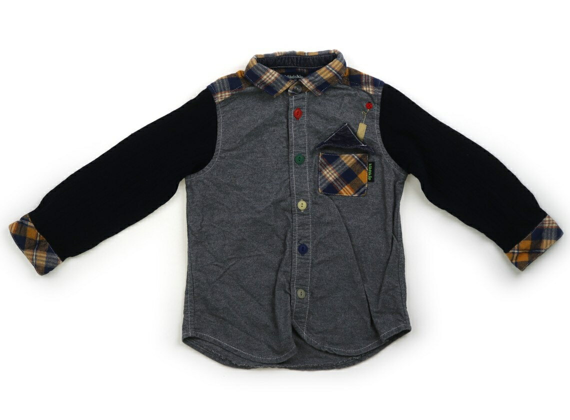 　ブランド 　kladskap(クレードスコープ) 　カテゴリー 　シャツ・ブラウス 　サイズ 　100サイズ 　色 　グレー 　状態 　★★★ 　記名 　あり（タグ） 　ジャンル 　Boy 綿の微起毛生地で、袖はリブニット地。全体にシワ・...