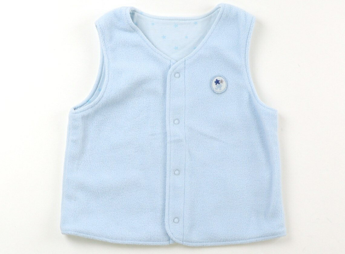 　ブランド 　BeBe(べべ) 　カテゴリー 　ベビーベスト 　サイズ 　60サイズ 　色 　ライトブルー 　状態 　★★★★ 　記名 　なし 　ジャンル 　Boy 実際のサイズ表記はF60-80です。フリース生地で裏地付きです。使用感はあ...