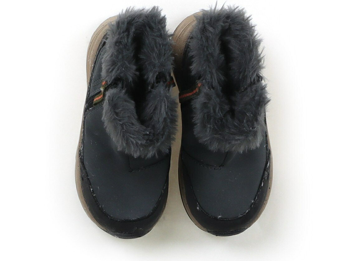 　ブランド 　ZARA(ザラ) 　カテゴリー 　ブーツ 　サイズ 　靴15cm〜 　色 　グレー・ブラック 　状態 　★★★ 　記名 　なし 　ジャンル 　Girl 実際のサイズ表記は24です。サイズ表をご参照ください。アッパーに白い毛羽惟...