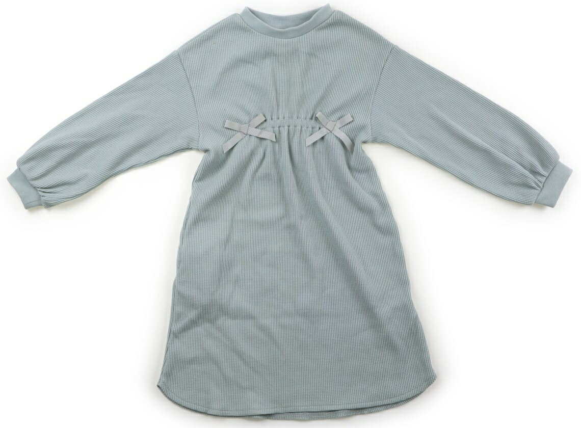 　ブランド 　apres les cours(アプレレクール) 　カテゴリー 　ワンピース 　サイズ 　120サイズ 　色 　ペールブルー 　状態 　★★★ 　記名 　なし 　ジャンル 　Girl ワッフル生地。肩と裾に小さく茶色い汚れがあ...