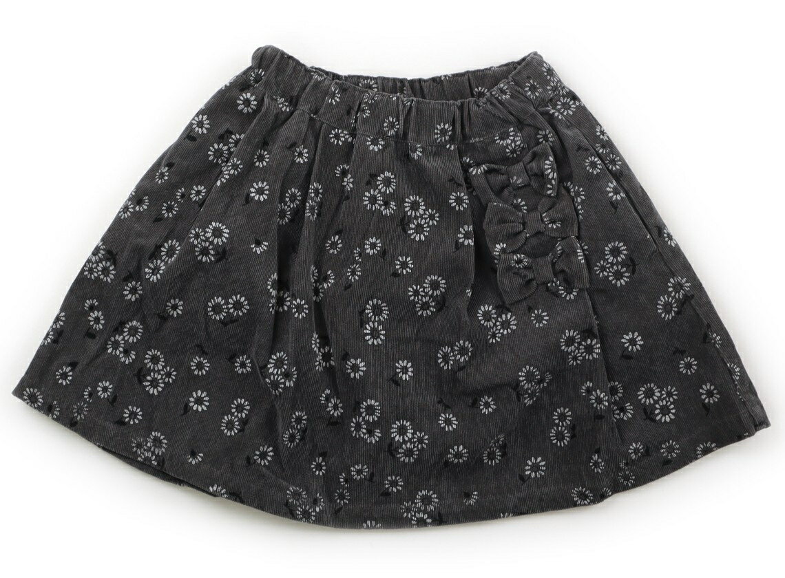 　ブランド 　BeBe(べべ) 　カテゴリー 　スカート 　サイズ 　100サイズ 　色 　グレー、花柄 　状態 　★★★ 　記名 　なし 　ジャンル 　Girl 細コーデュロイ風生地です。裏地がありますが、シワがかなりあります。ウエストの...