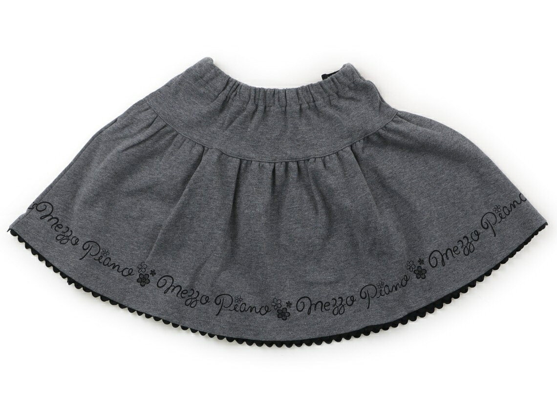 　ブランド 　mezzo piano(メゾピアノ) 　カテゴリー 　スカート 　サイズ 　120サイズ 　色 　グレー、黒 　状態 　★★★★ 　記名 　なし 　ジャンル 　Girl 厚手カットソー生地。ウエストは総ゴムでサイズ調整ゴムが付...