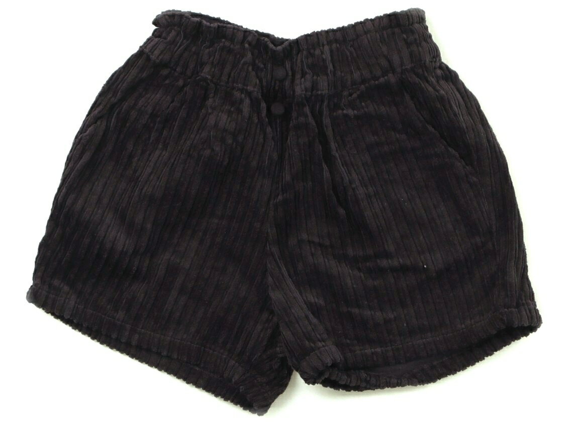 　ブランド 　apres les cours(アプレレクール) 　カテゴリー 　ショートパンツ 　サイズ 　110サイズ 　色 　チャコールグレー 　状態 　★★★ 　記名 　なし 　ジャンル 　Girl 使用感はありますが目立つはなくまだ...