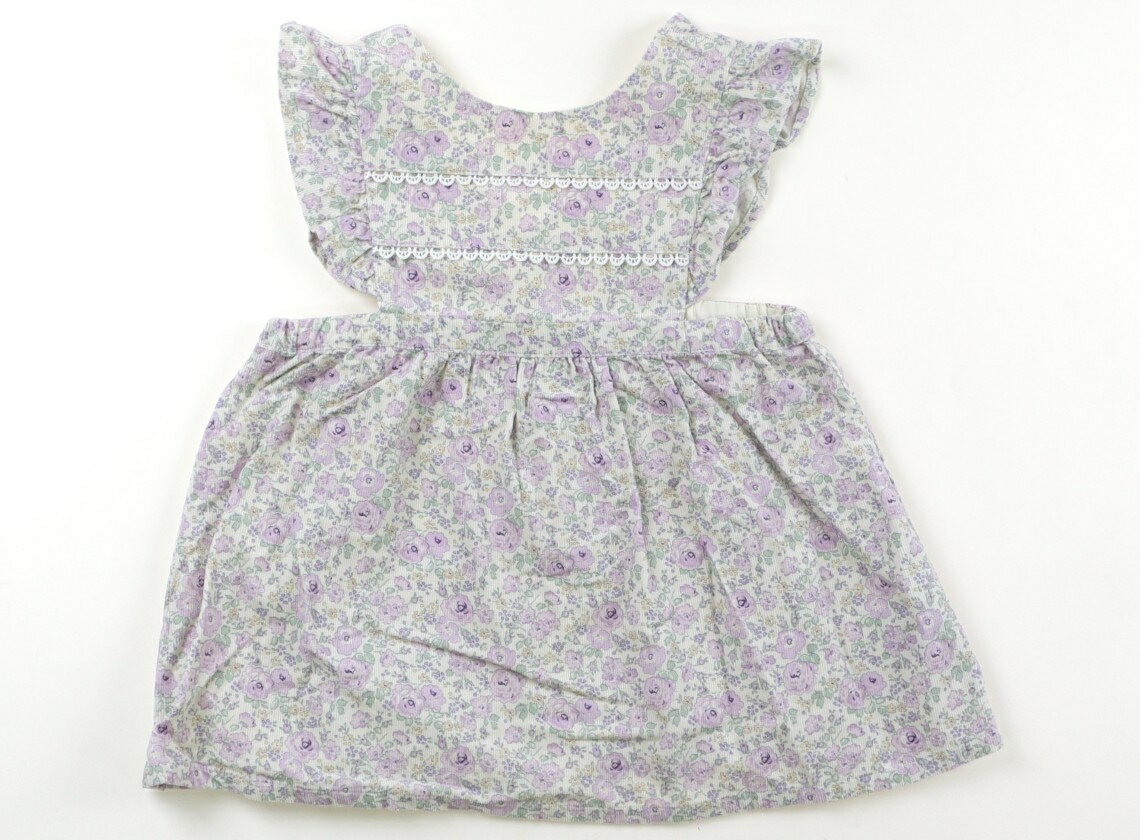 　ブランド 　BeBe(べべ) 　カテゴリー 　ジャンパースカート 　サイズ 　80サイズ 　色 　白、ライラック、グリーン、花柄 　状態 　★★★★ 　記名 　なし 　ジャンル 　Girl コーデュロイ調生地、後ろボタンあきです。実際のサ...