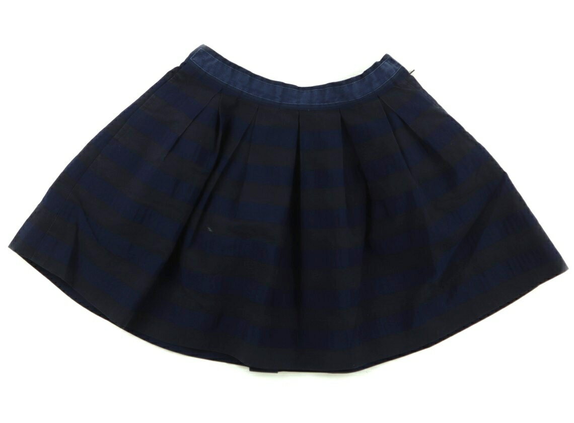 　ブランド 　familiar(ファミリア) 　カテゴリー 　スカート 　サイズ 　110サイズ 　色 　ネイビー 　状態 　★★★ 　記名 　なし 　ジャンル 　Girl コットン生地。脇ファスナーあき。サイズ調整ゴムが付いています。ポリ...
