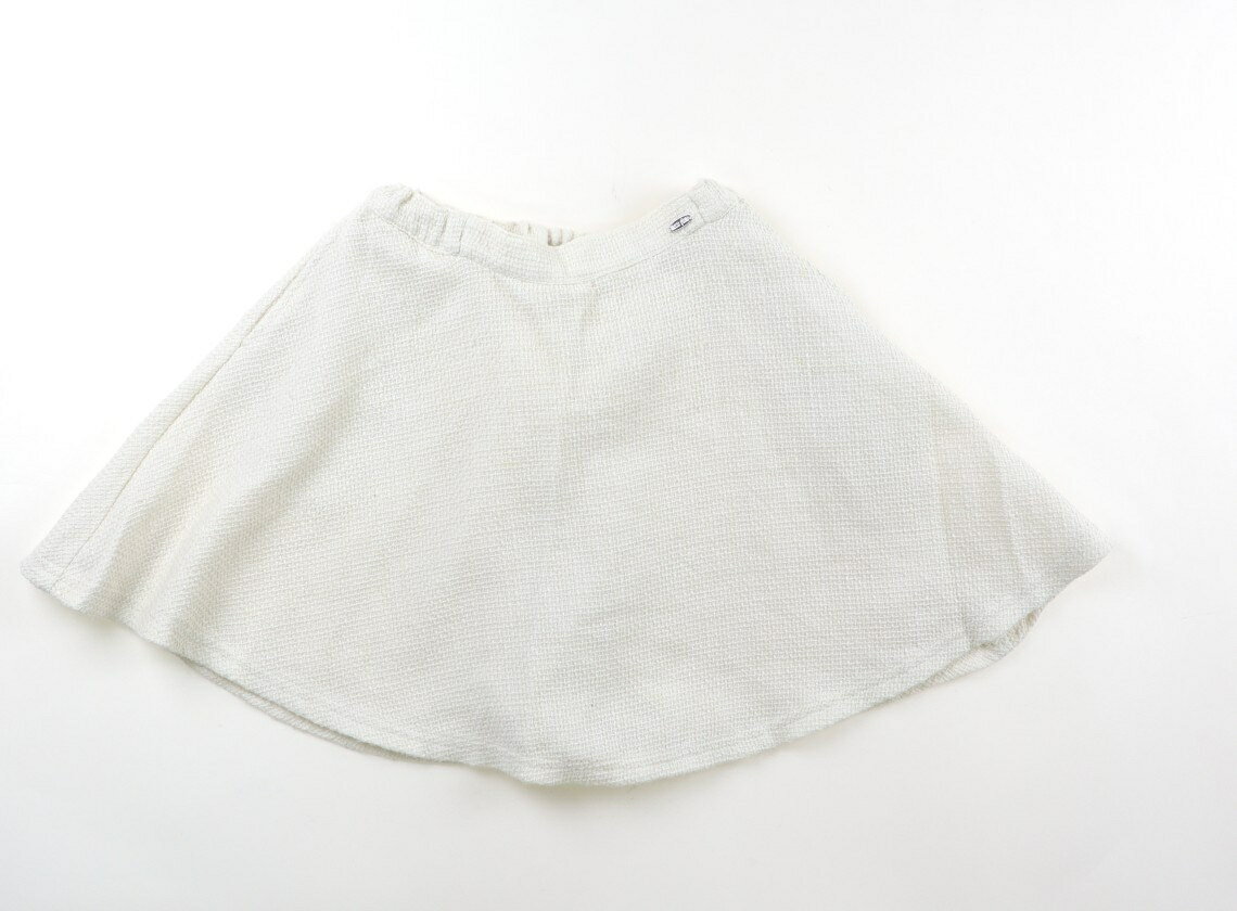 　ブランド 　mezzo piano(メゾピアノ) 　カテゴリー 　スカート 　サイズ 　130サイズ 　色 　白 　状態 　★★★ 　記名 　なし 　ジャンル 　Girl ツイード調。ウエストは半分調整ゴムです。毛玉が少しありますが、目立...