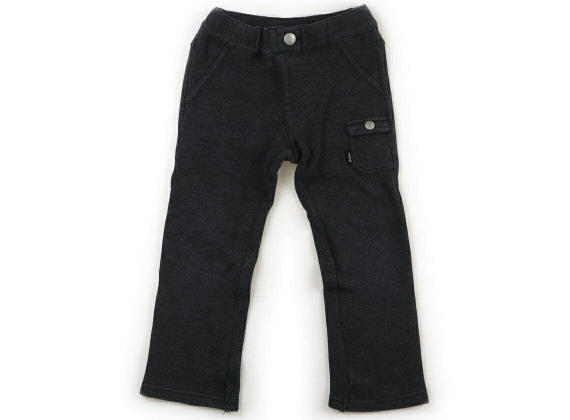 　ブランド 　BeBe(べべ) 　カテゴリー 　パンツ 　サイズ 　110サイズ 　色 　グレー 　状態 　★★ 　記名 　あり（タグ） 　ジャンル 　Boy 素材不明。ニット調パンツです。ウエストは総ゴム。色褪せ感強めです。外遊び用にいか...