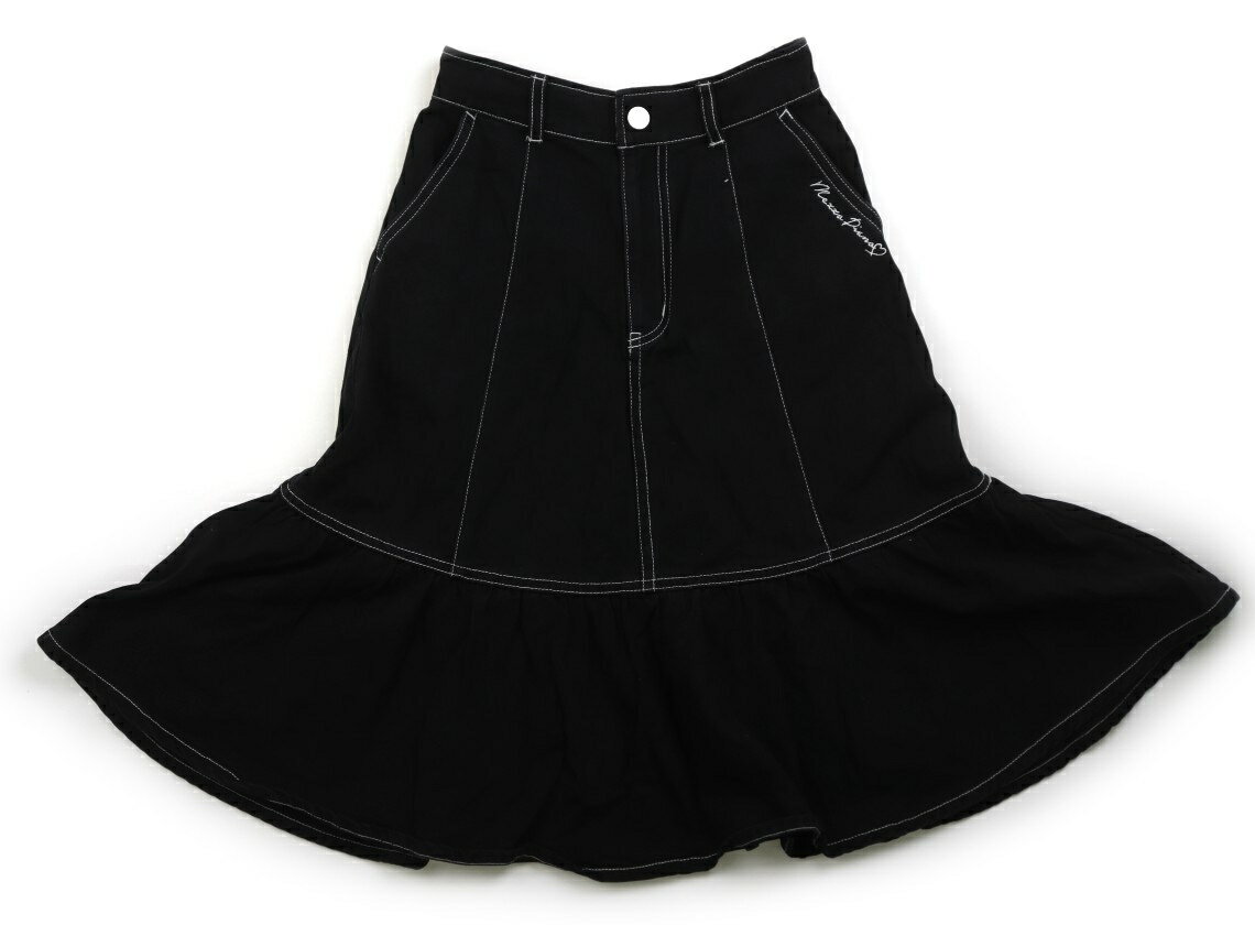 　ブランド 　mezzo piano(メゾピアノ) 　カテゴリー 　スカート 　サイズ 　150サイズ 　色 　ブラック 　状態 　★★★ 　記名 　なし 　ジャンル 　Girl ホック、ファスナー開閉。ウエストはサイズ調整ゴムが付いていま...