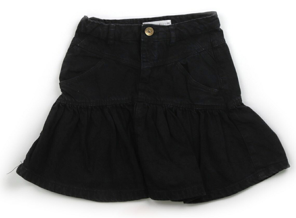 　ブランド 　ZARA(ザラ) 　カテゴリー 　スカート 　サイズ 　110サイズ 　色 　黒 　状態 　★★★ 　記名 　なし 　ジャンル 　Girl 実際のサイズ表記は6/116cmです。全体に使用感はありますが、まだまだ普段着として活...