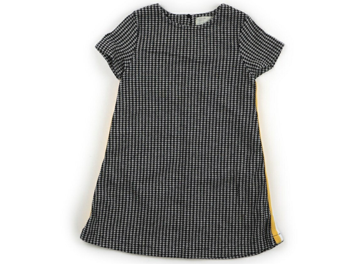 　ブランド 　ZARA(ザラ) 　カテゴリー 　ジャンパースカート 　サイズ 　110サイズ 　色 　オフホワイト、黒、黄色、白 　状態 　★★ 　記名 　なし 　ジャンル 　Girl 素材タグが切られていますが、厚手のニットソー生地です。...