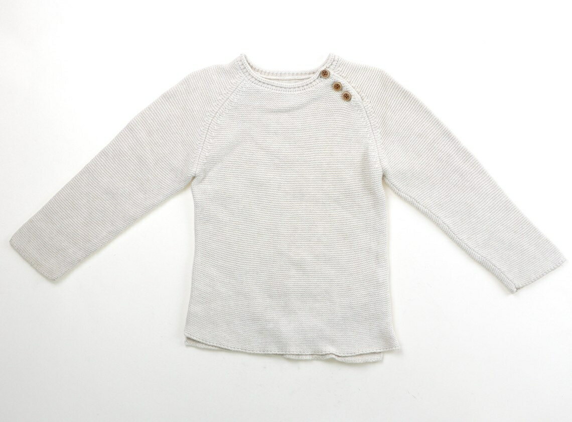 　ブランド 　ZARA(ザラ) 　カテゴリー 　ニット・セーター 　サイズ 　95サイズ 　色 　アイボリー 　状態 　★★★ 　記名 　なし 　ジャンル 　Girl 実際のサイズ表記は98cm。コットンニット。全体的に使用感がありますが、...