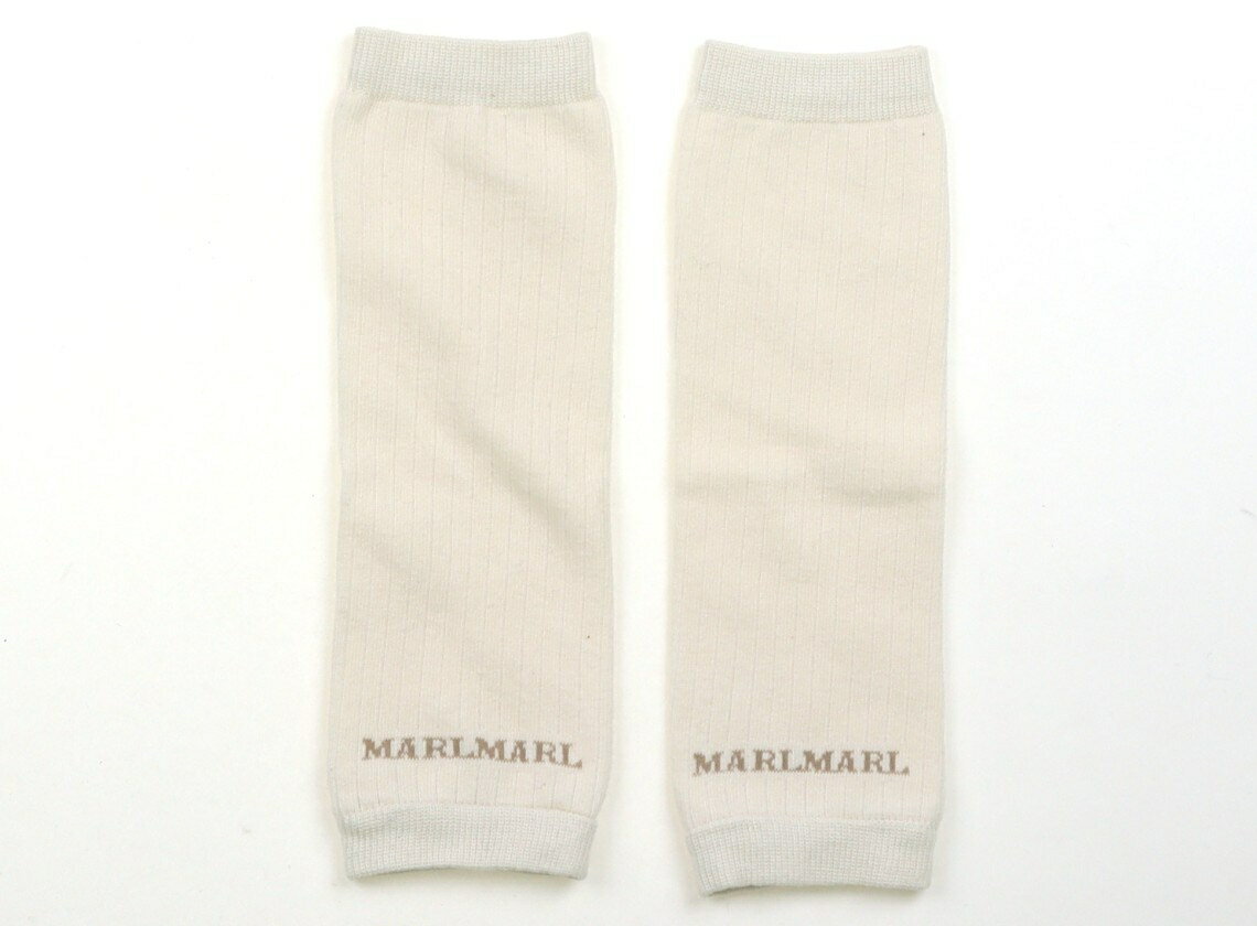 　ブランド 　MARLMARL(マールマール) 　カテゴリー 　レッグウォーマー 　サイズ 　ベビー用品 　色 　アイボリー 　状態 　★★★ 　記名 　なし 　ジャンル 　Girl 約8.5×26cm。使用感はありますが、目立つ汚れはなく...