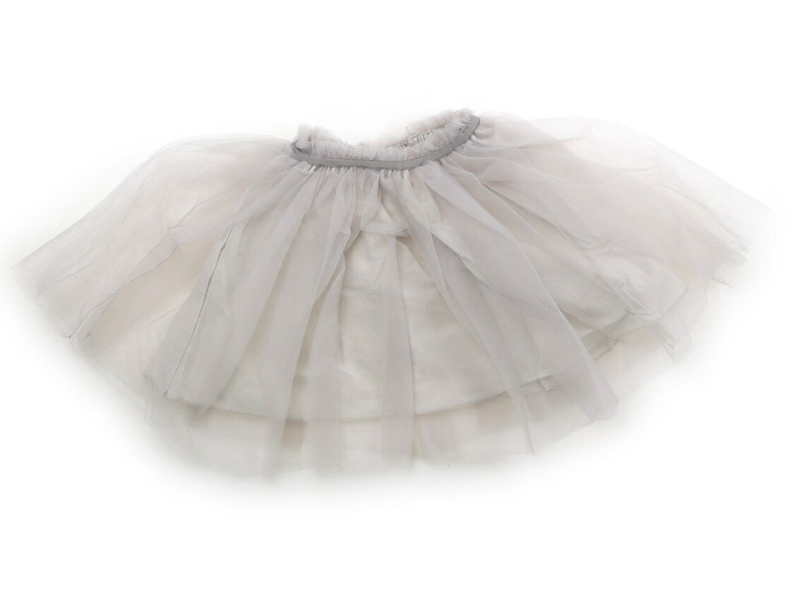 　ブランド 　ZARA(ザラ) 　カテゴリー 　スカート 　サイズ 　95サイズ 　色 　ライトグレー 　状態 　★★★★ 　記名 　なし 　ジャンル 　Girl 実際のサイズ表記は98cm。チュール地。シャツ地の裏地付きです。ウエストは総...