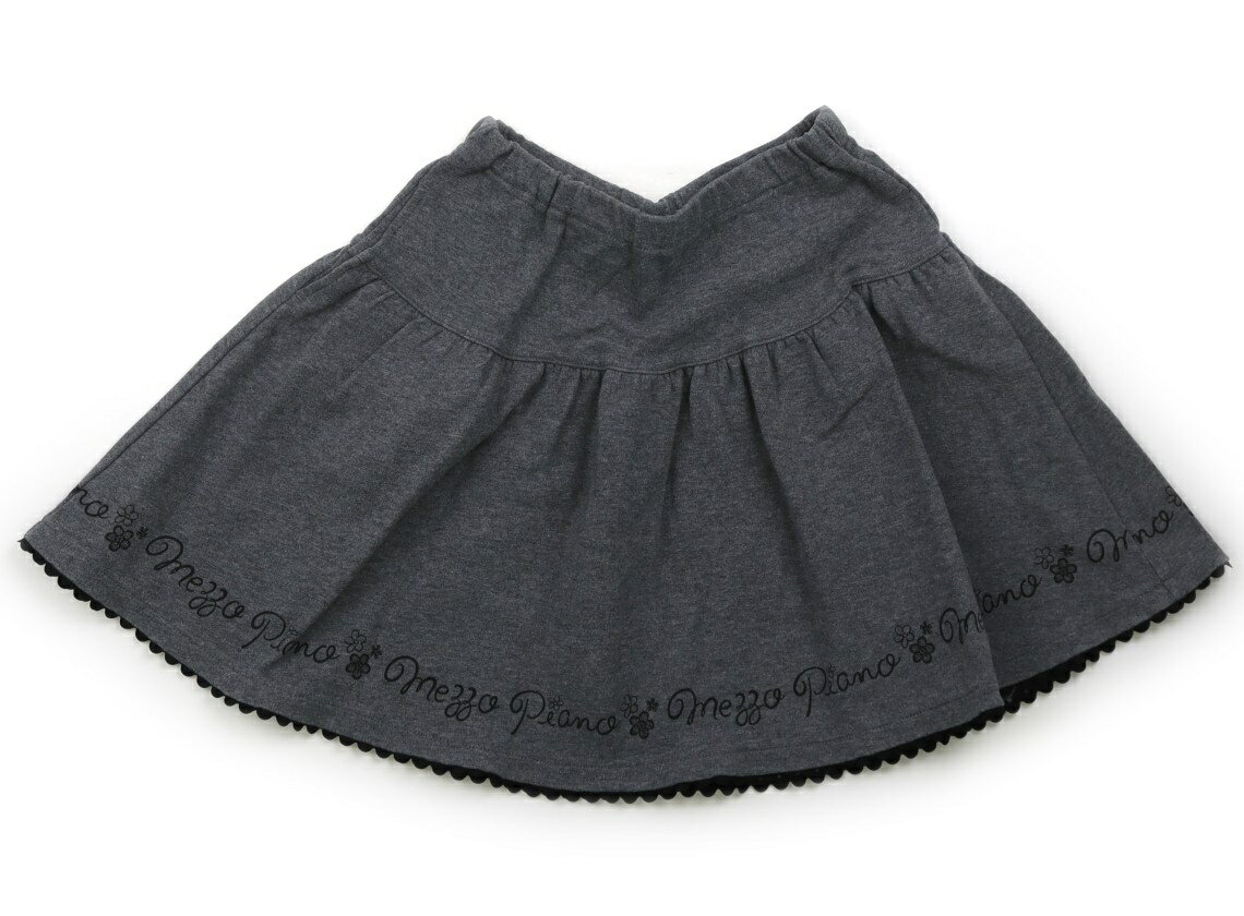 　ブランド 　mezzo piano(メゾピアノ) 　カテゴリー 　スカート 　サイズ 　140サイズ 　色 　グレー 　状態 　★★★ 　記名 　なし 　ジャンル 　Girl ポリエステル混コットン素材。サイズ調整ゴムが付いています。洗い...