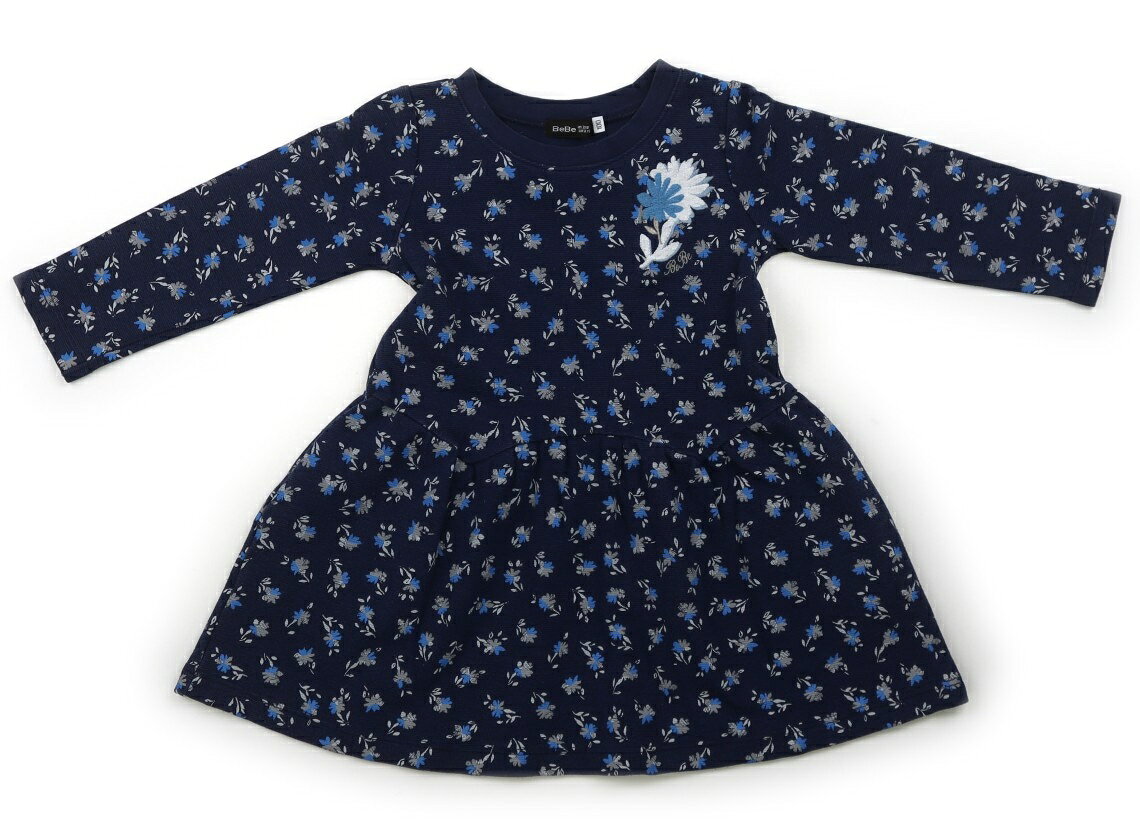 　ブランド 　BeBe(べべ) 　カテゴリー 　ワンピース 　サイズ 　100サイズ 　色 　紺・花柄プリント 　状態 　★★（返品不可） 　記名 　なし 　ジャンル 　Girl 全体に色あせ・毛羽立ちがあります。まだまだ普段着として活躍し...